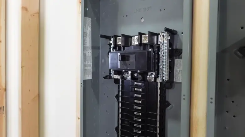 Main Lug vs. Main Breaker: What’s the Difference? - ElectronicsHacks