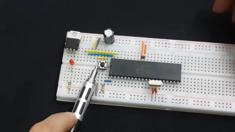 PIC16F84: Everything You Should Know - ElectronicsHacks
