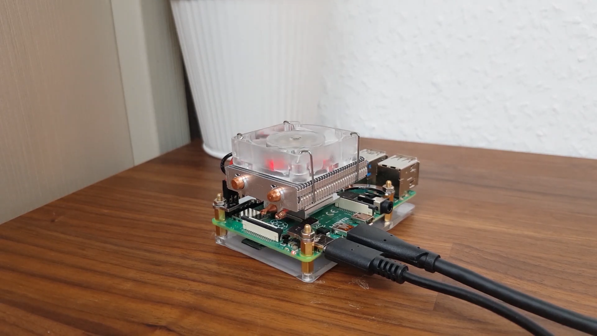Red and Green Lights on the Raspberry Pi: What Does it Mean ...