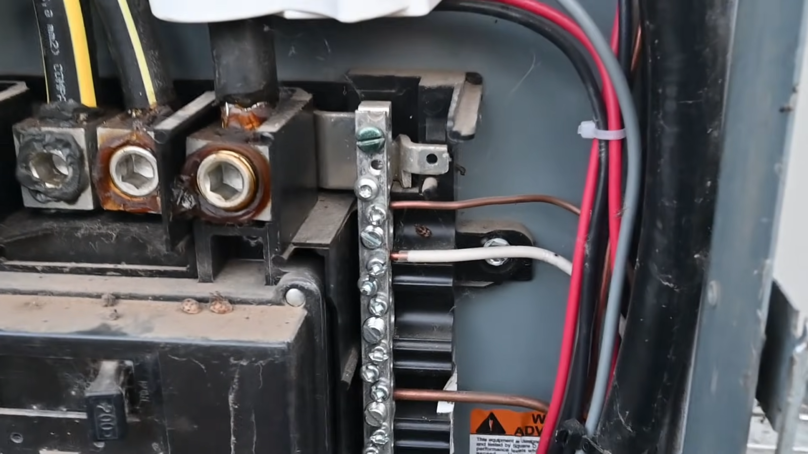 What Breakers Are Compatible With Square D Homeline? - ElectronicsHacks