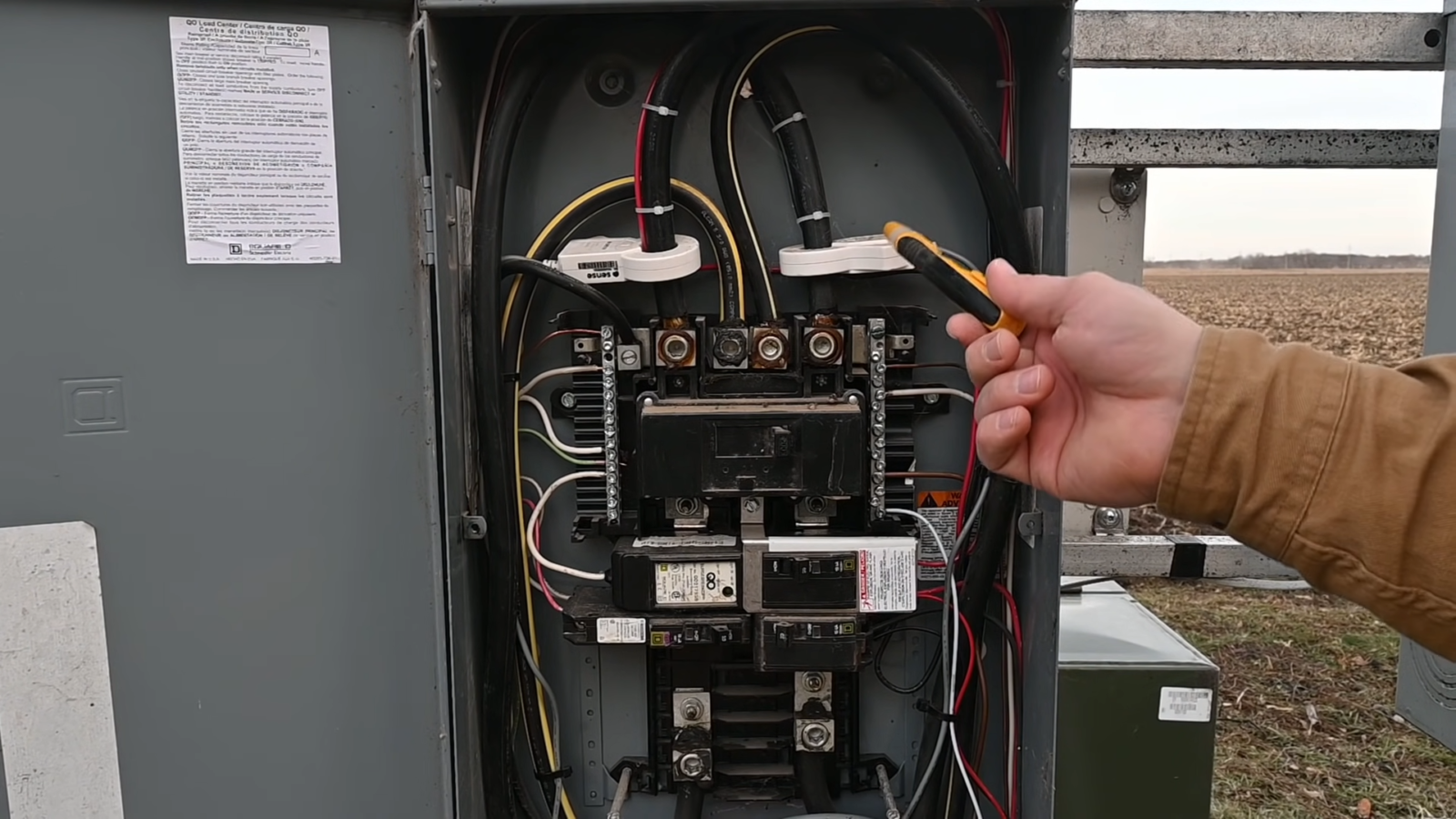 What Breakers Are Compatible With Square D Homeline? - ElectronicsHacks
