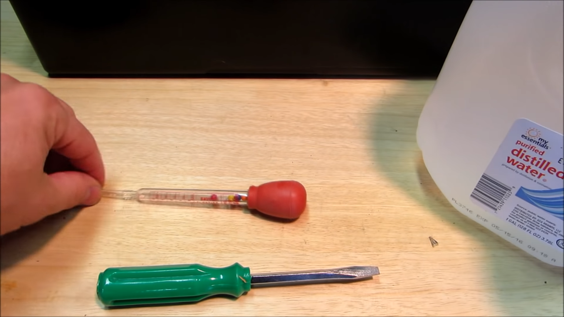 What Does Battery Acid Look Like? - ElectronicsHacks