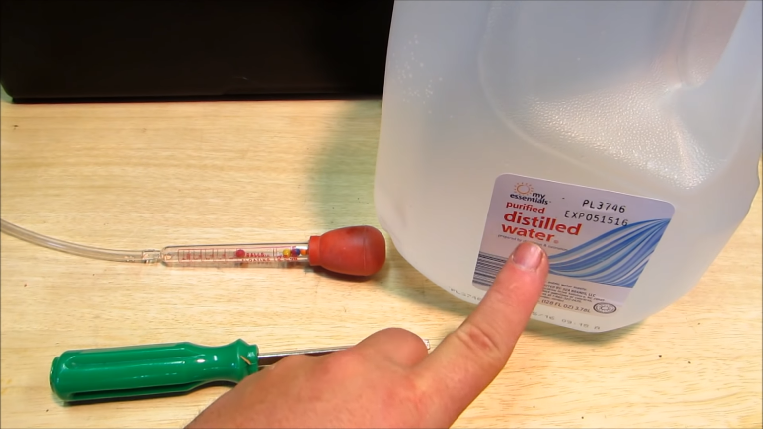 What Does Battery Acid Look Like? - ElectronicsHacks