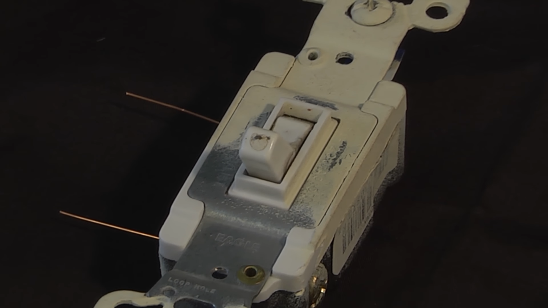 What Is a Common Wire? - ElectronicsHacks